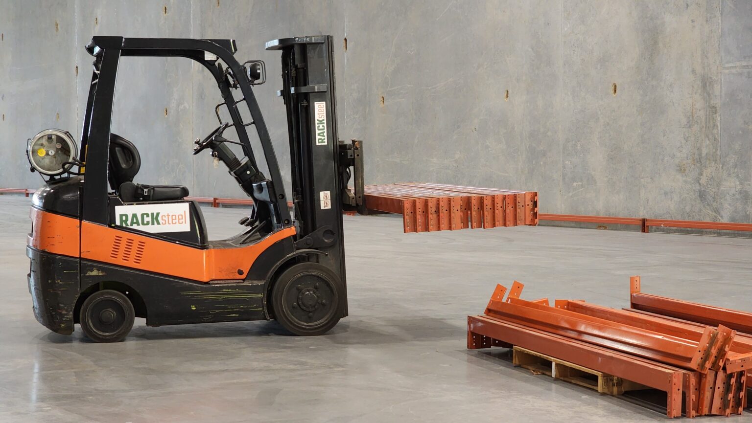 How do you determine an optimal racking layout in a new commercial ...